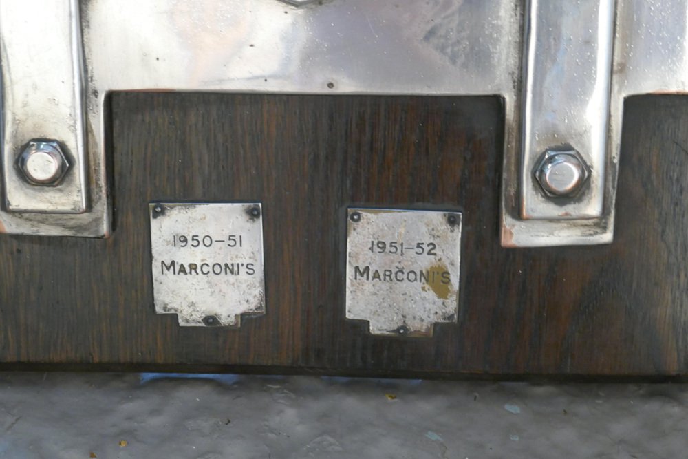 Art Deco Chelmsford Table Tennis Shield Trophy, 1930s for sale at Pamono