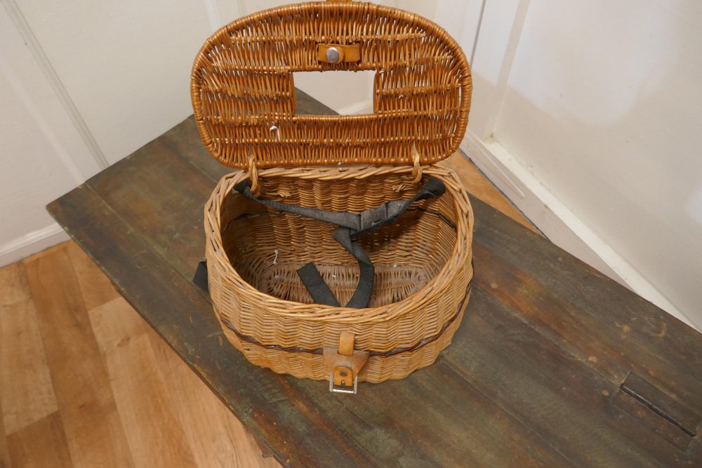 Vintage Victorian Oval Wicker Fishing Creel, 1900 for sale at Pamono