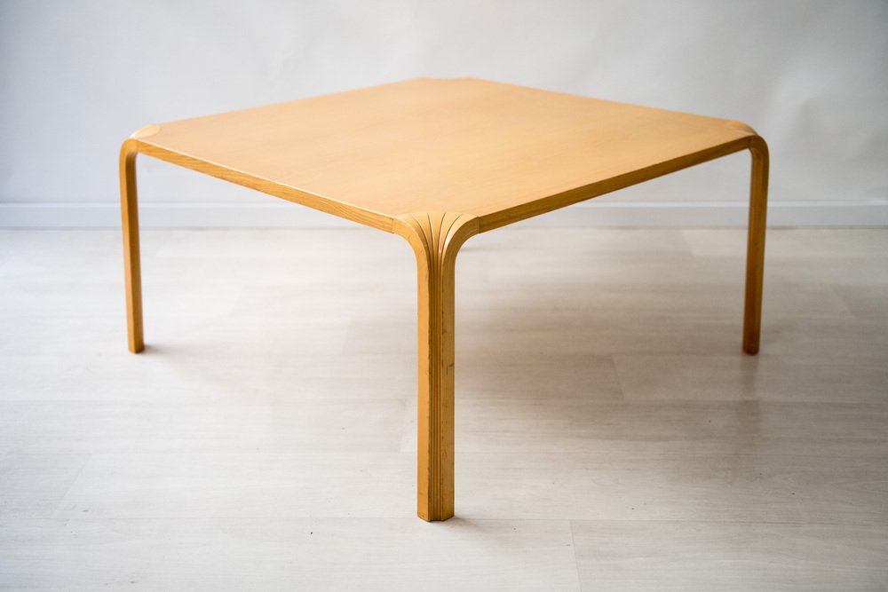 Alvar Aalto zugeschriebener Tisch für Artek, 1960er bei Pamono kaufen