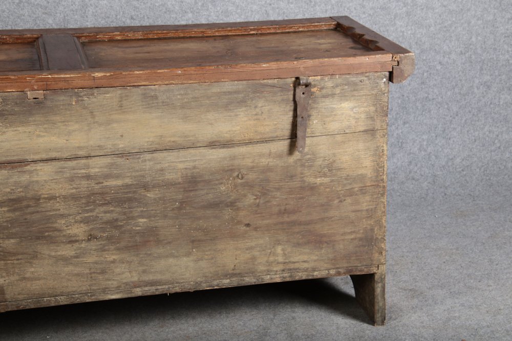 Large Antique Baroque Chest, 1700 for sale at Pamono