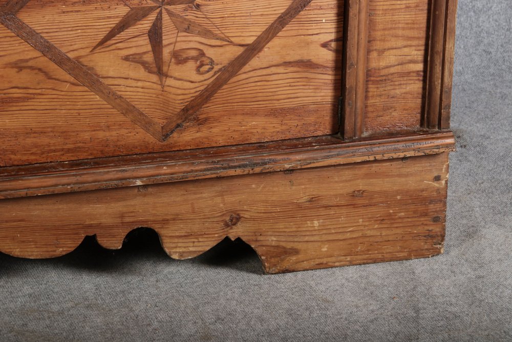 Large Antique Baroque Chest, 1700 for sale at Pamono