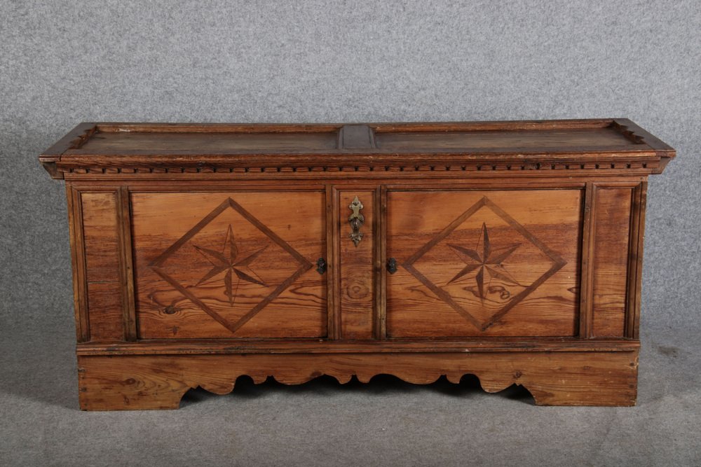 Large Antique Baroque Chest, 1700 for sale at Pamono