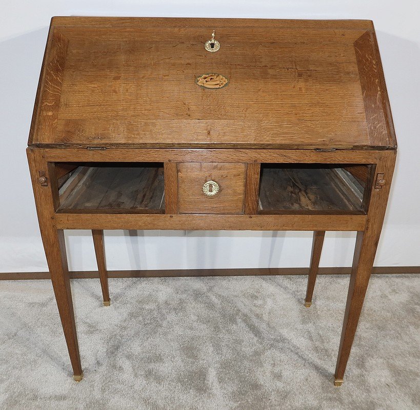 Small Oak Slope Desk for sale at Pamono