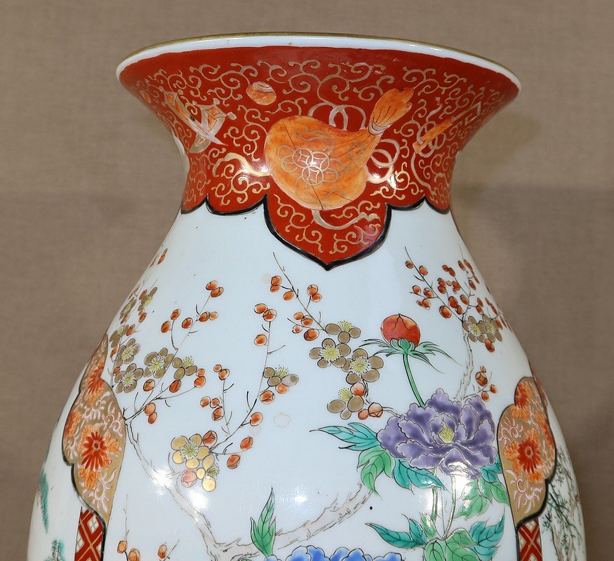 Large Japanese Porcelain Vase for sale at Pamono