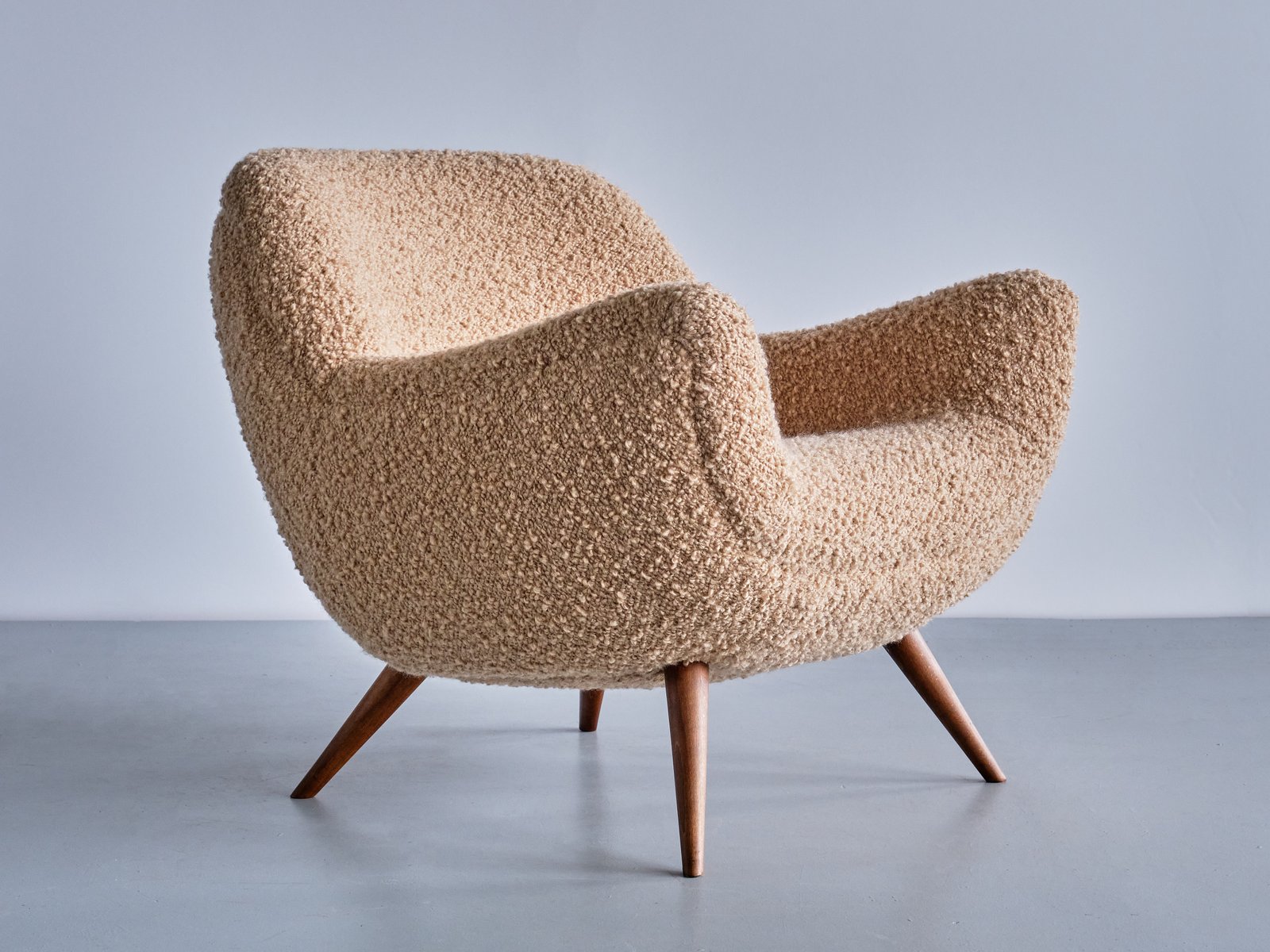 Poltrona Pierre Frey Bouclé e faggio di Gustav Bergmann, anni '60 in ...