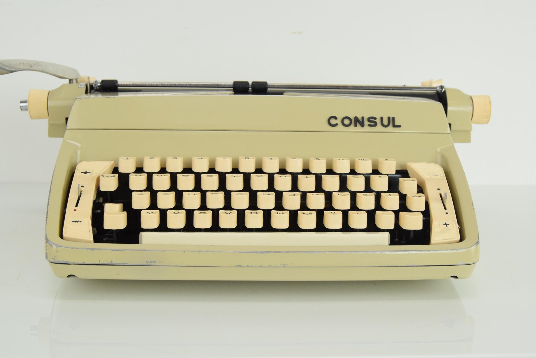 Mid-Century Typewriter from Consul, 1970s for sale at Pamono