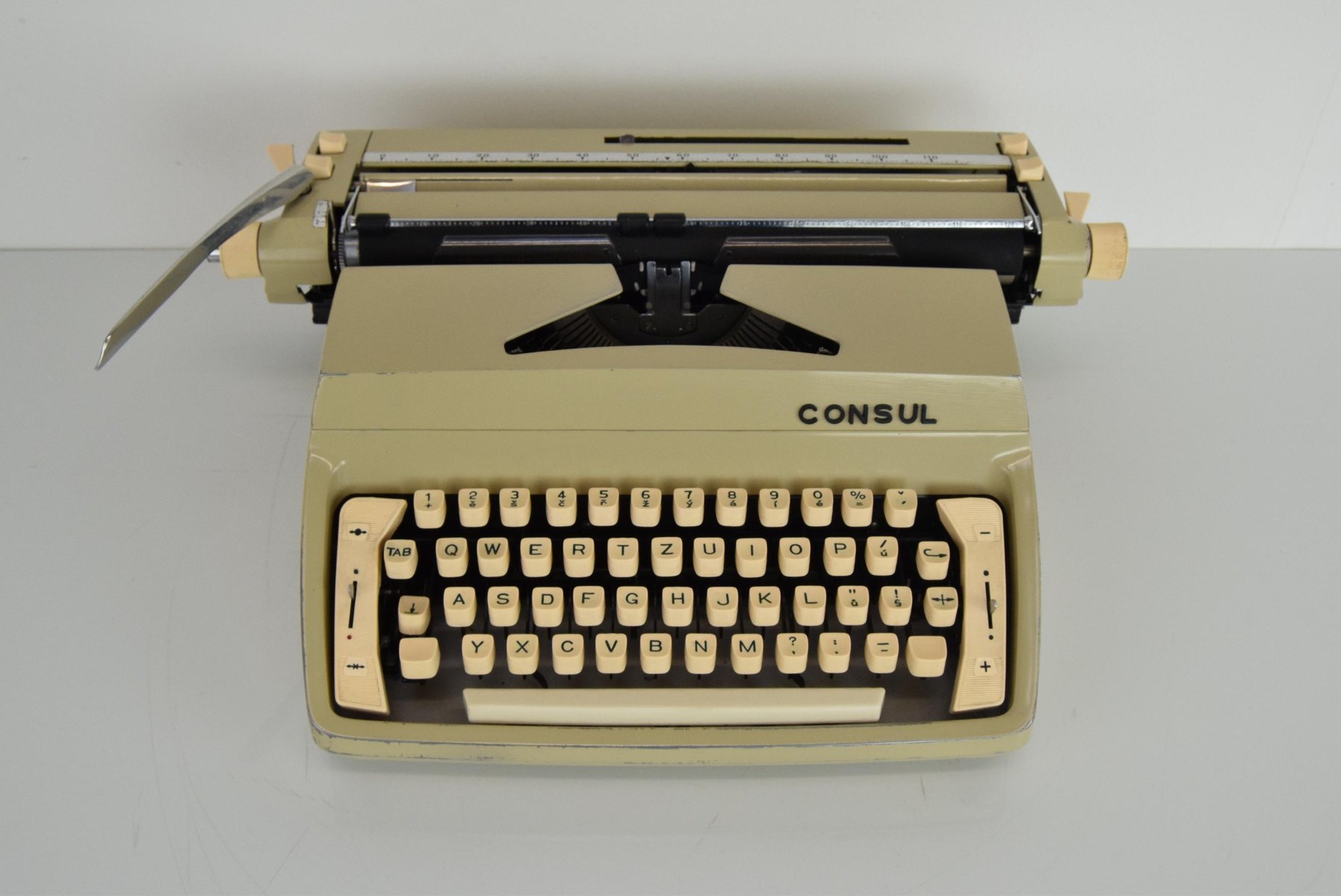 Mid-Century Typewriter from Consul, 1970s for sale at Pamono