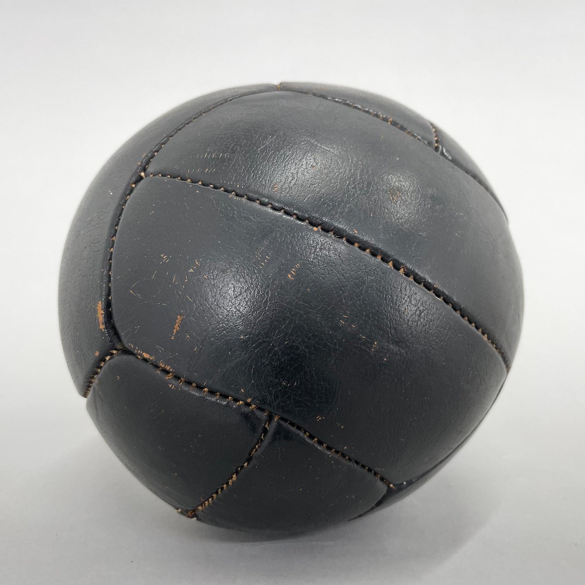 Vintage Leder Trainingsball, 1930er bei Pamono kaufen