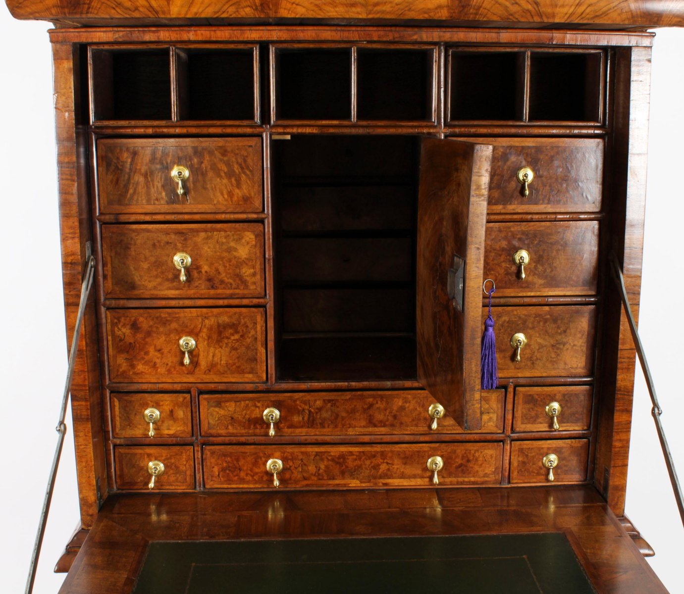 Ancient 18th Century Queen Anne Walnut Secretary for sale at Pamono