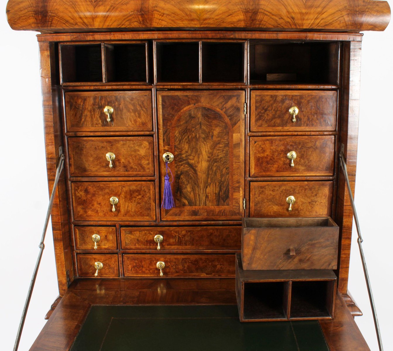 Ancient 18th Century Queen Anne Walnut Secretary for sale at Pamono