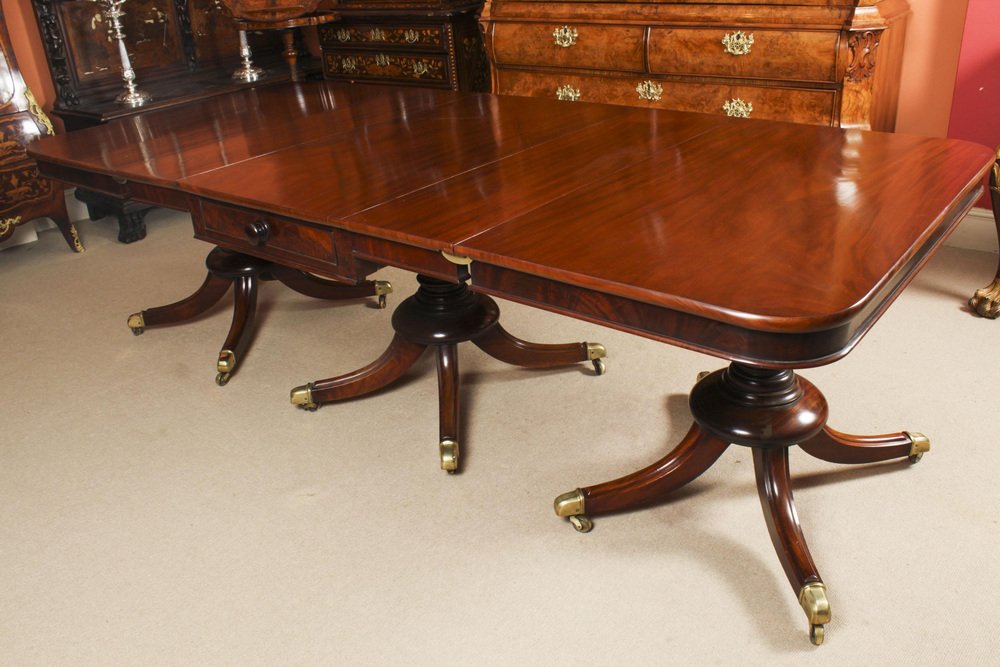 19th Century Regency Metamorphic 3-Pillar Dining Table for sale at Pamono