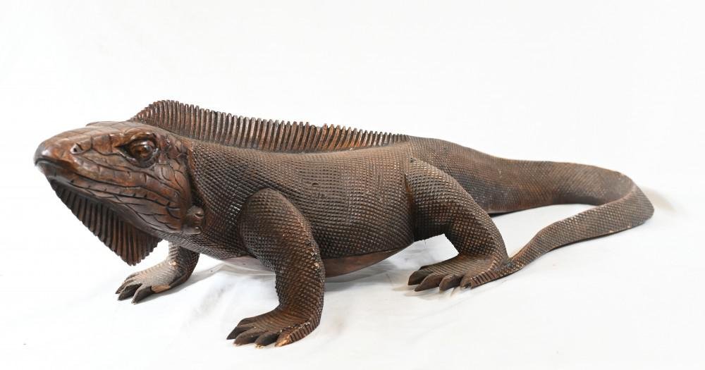 Hand Carved Komodo Dragon Sculpture for sale at Pamono