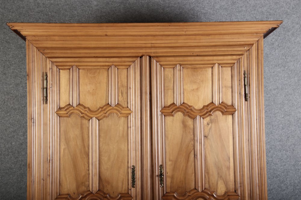 Antique Lotringer Cabinet, 1730 for sale at Pamono