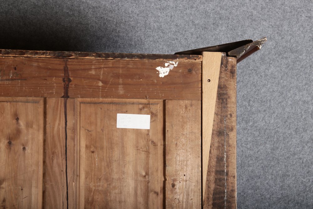 Antique Lotringer Cabinet, 1730 for sale at Pamono