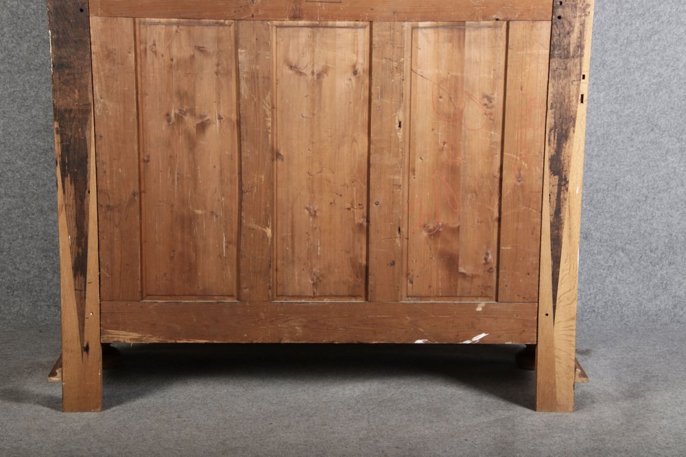 Antique Lotringer Cabinet, 1730 for sale at Pamono