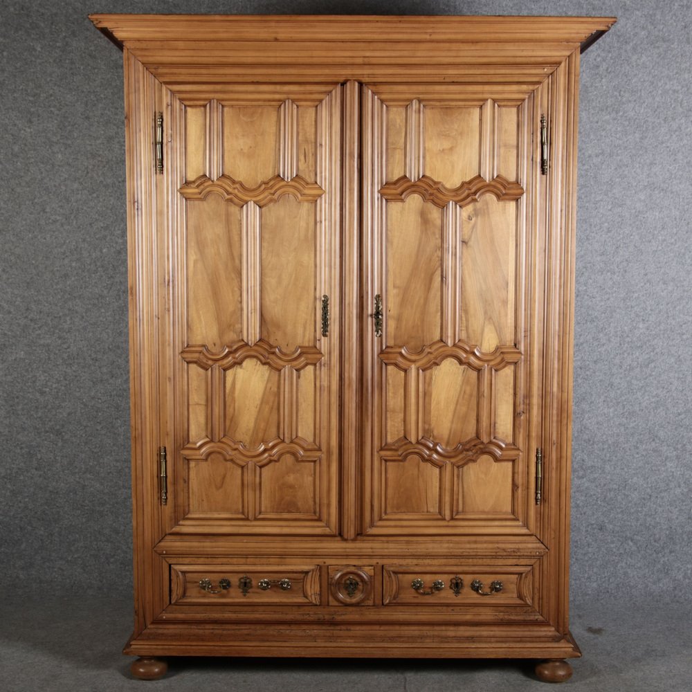 Antique Lotringer Cabinet, 1730 for sale at Pamono
