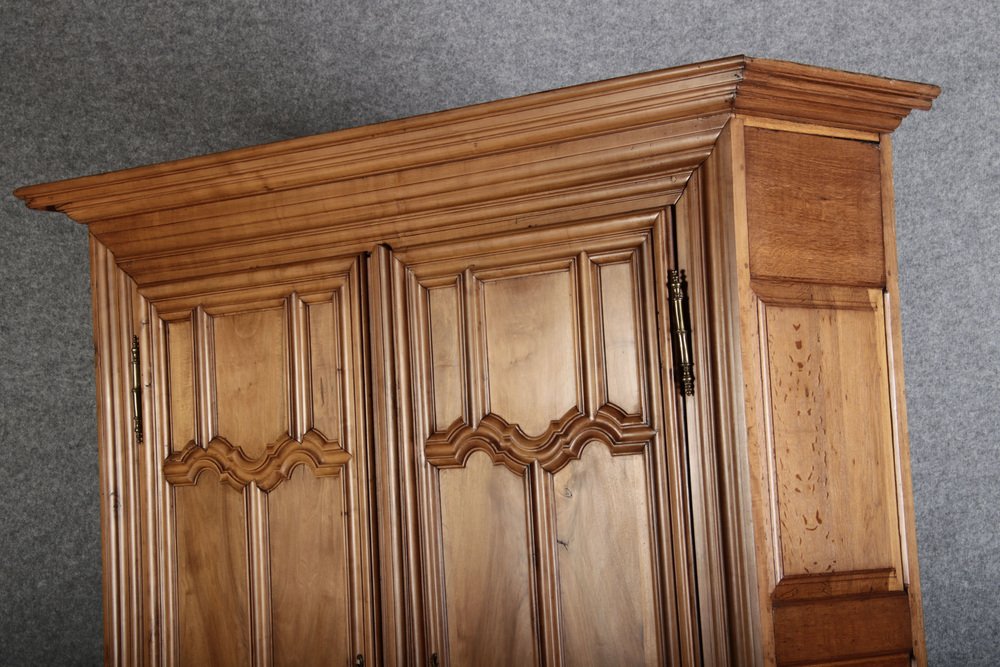 Antique Lotringer Cabinet, 1730 for sale at Pamono