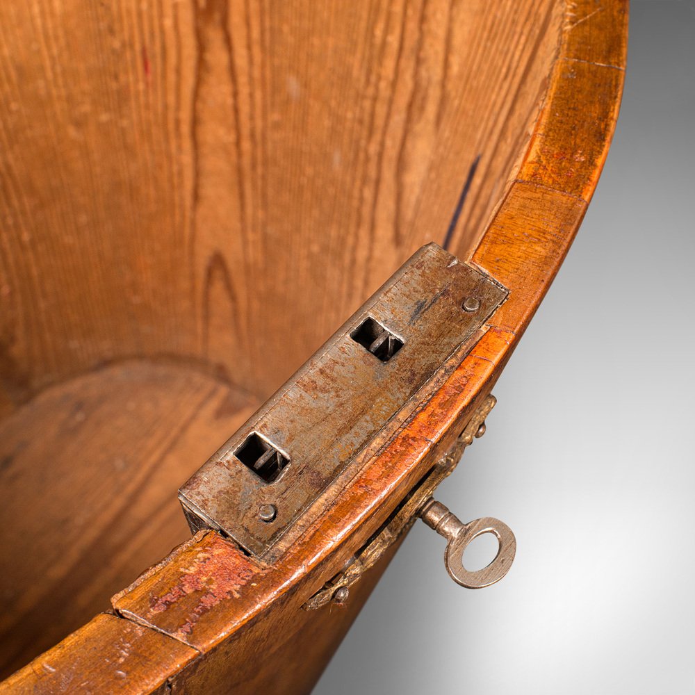 Victorian French Provençal Grain Hopper Linen Basket for sale at Pamono