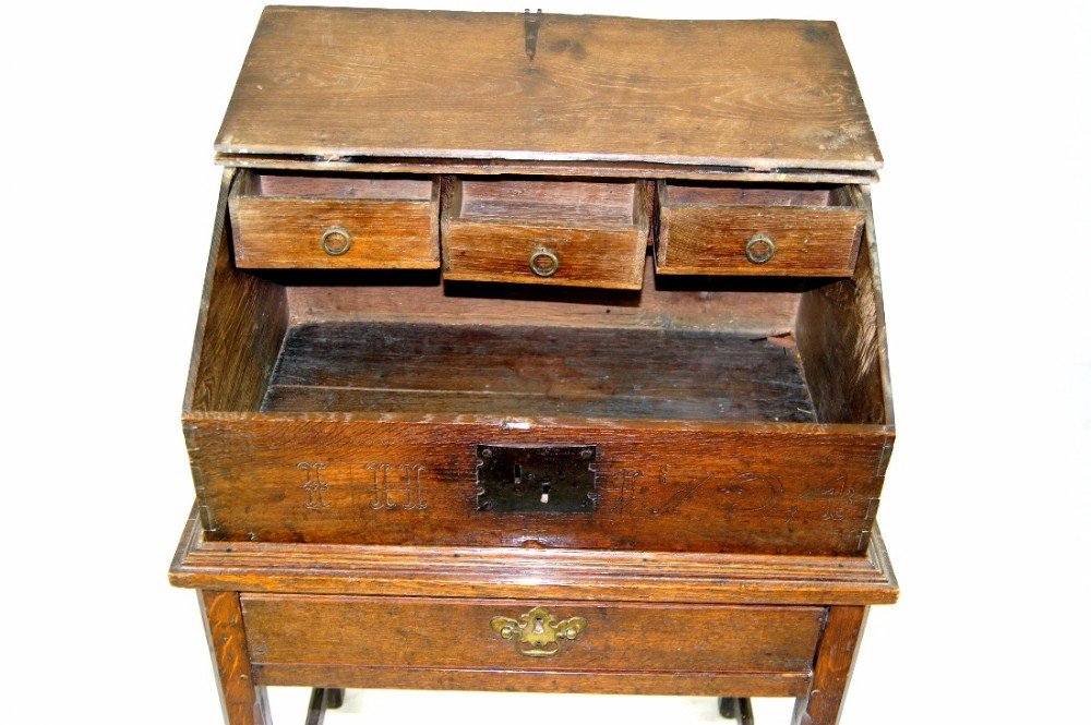 Early 18th Century Oak Bible Box on Stand for sale at Pamono