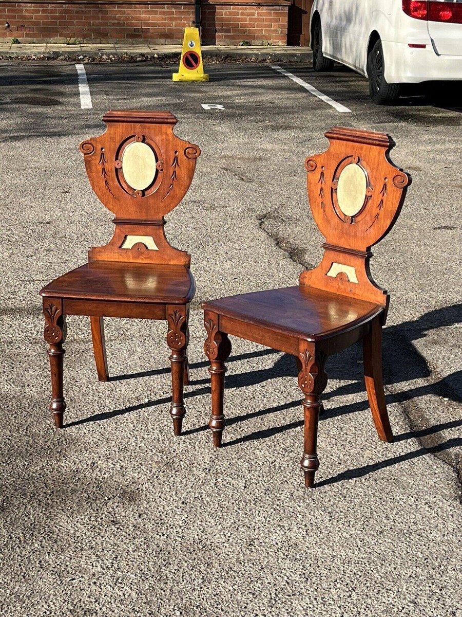 Set of Victorian Shield Back Hall Chairs in Mahogany for sale at Pamono