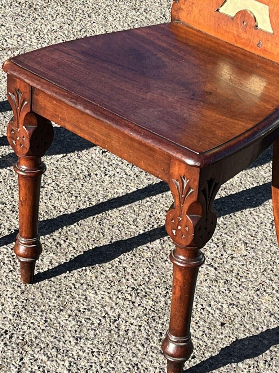 Set of Victorian Shield Back Hall Chairs in Mahogany for sale at Pamono