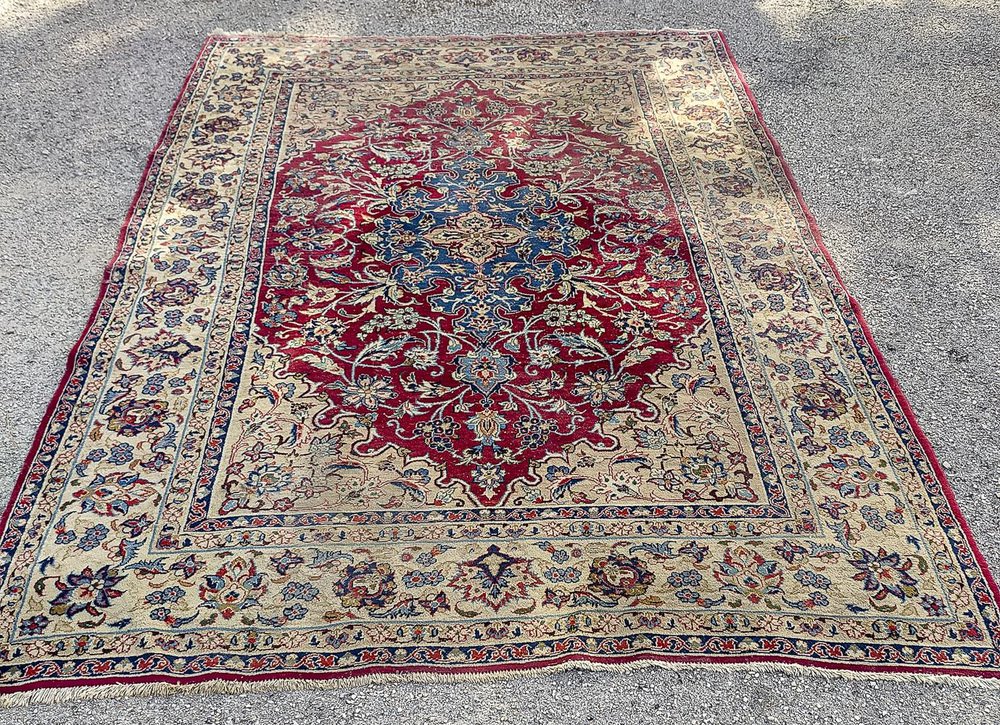 Middle Eastern Wool Rug with Floral Designs, 1980 for sale at Pamono