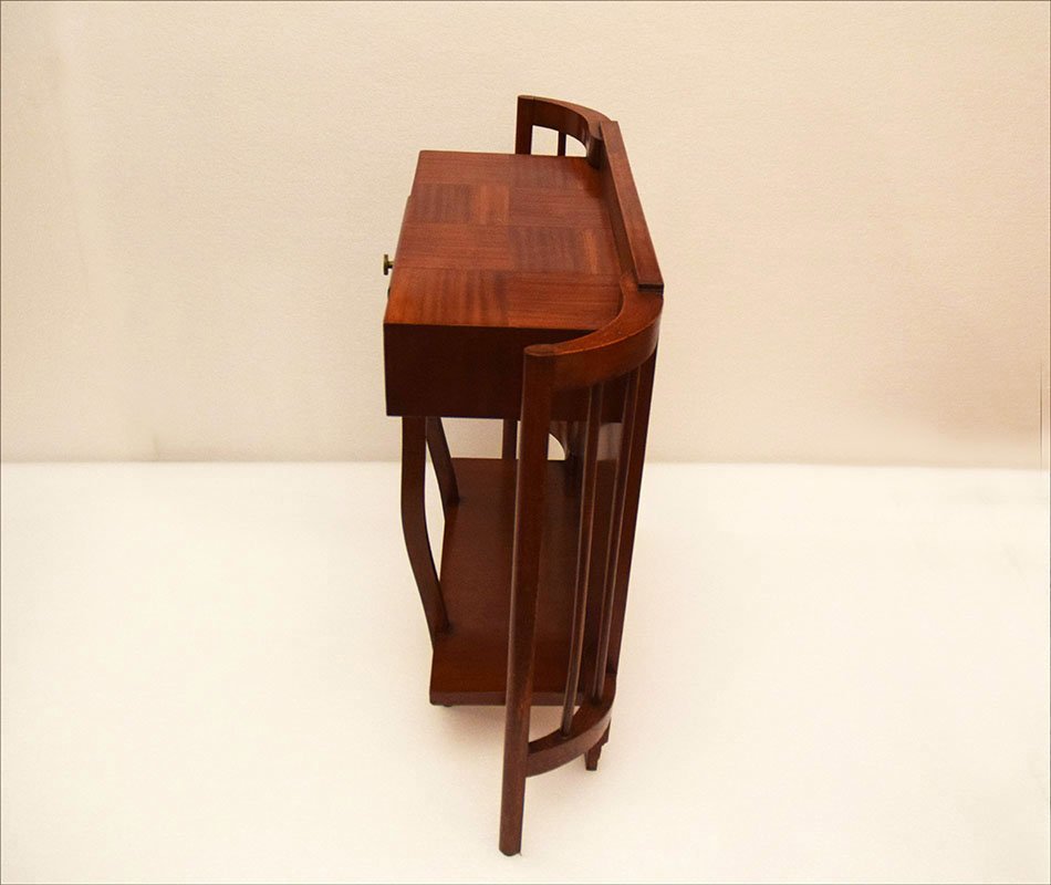 Art Deo Coffee Table in Curved Walnut, 1940s for sale at Pamono