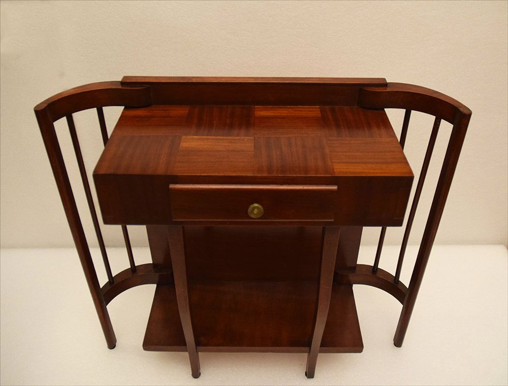 Art Deo Coffee Table in Curved Walnut, 1940s for sale at Pamono