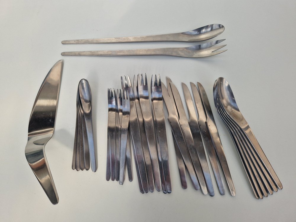 Posate moderne di Arne Jacobsen per Georg Jensen, set di 33 in vendita ...