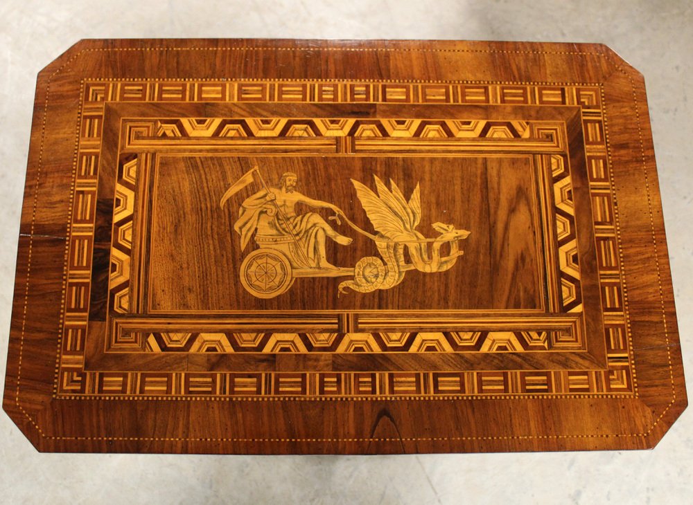 Walnut Tarsia Rolo Coffee Table, Italy, 19th Century for sale at Pamono