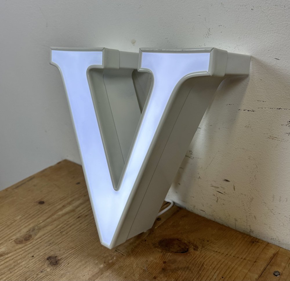 Vintage Illuminated Letter V, 1980s for sale at Pamono