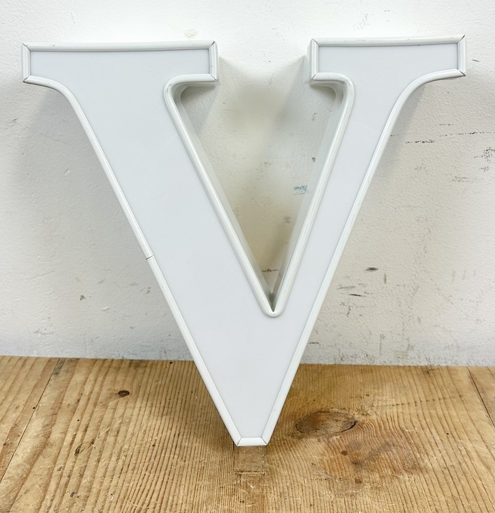 Vintage Illuminated Letter V, 1980s for sale at Pamono