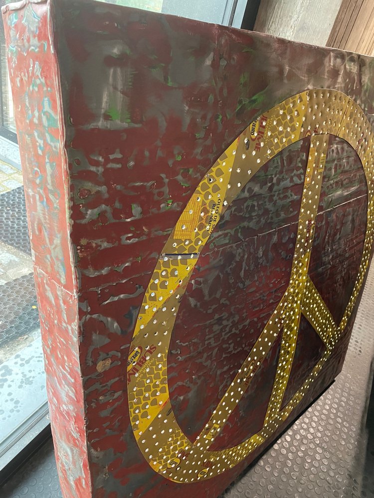 Industrial Iron Framework Peace Sign for sale at Pamono