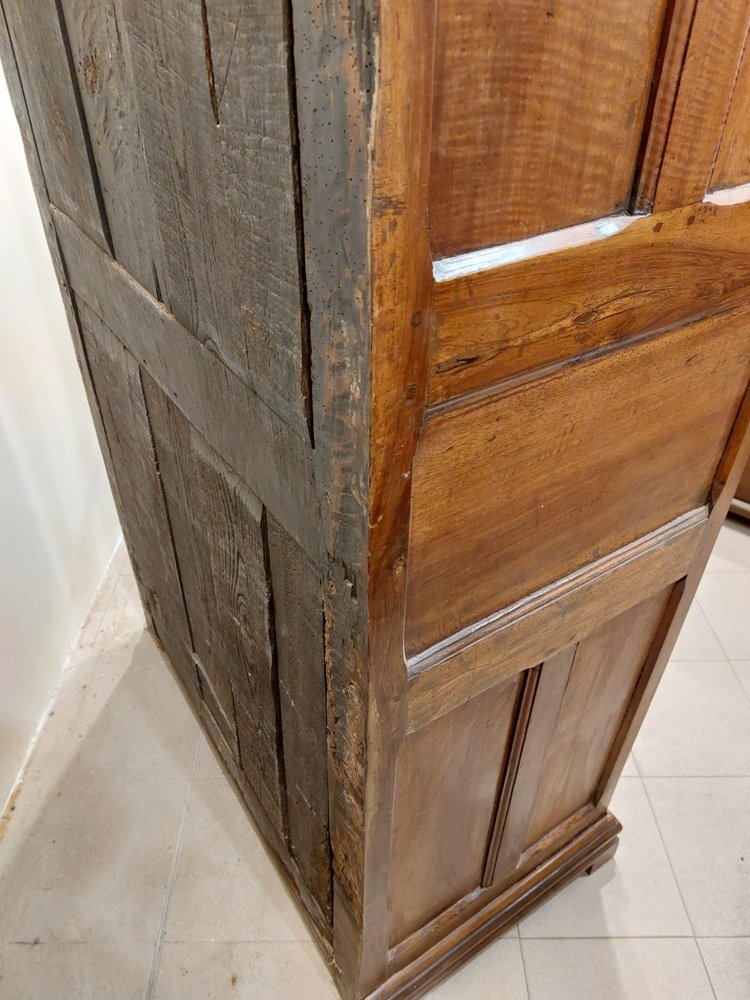Stipo Cabinet in Walnut with Carvings and Drawer, Italy, 1700s for sale ...