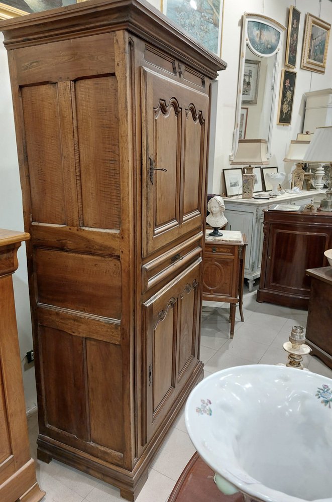 Stipo Cabinet in Walnut with Carvings and Drawer, Italy, 1700s for sale ...