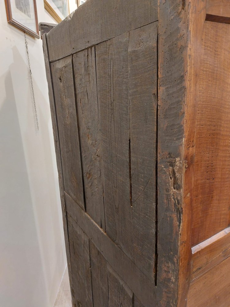 Stipo Cabinet in Walnut with Carvings and Drawer, Italy, 1700s for sale ...