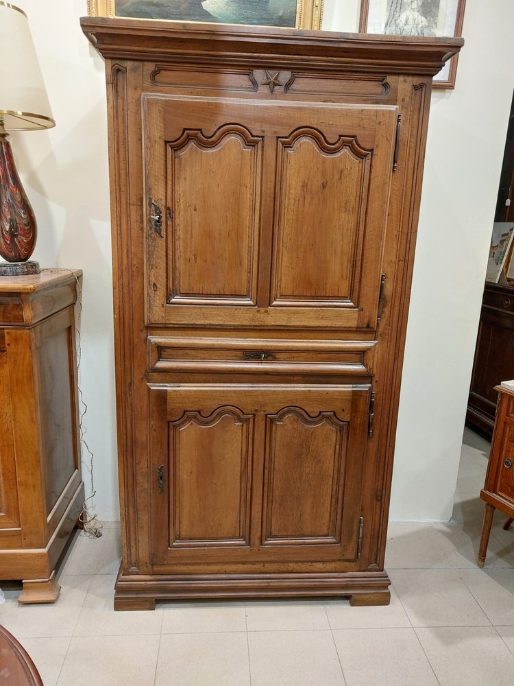 Stipo Cabinet in Walnut with Carvings and Drawer, Italy, 1700s for sale ...