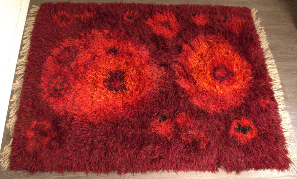 Swedish Tufted Wool Rya Rug attributed to Tabergs Yllefabriks Ab, 1960s ...