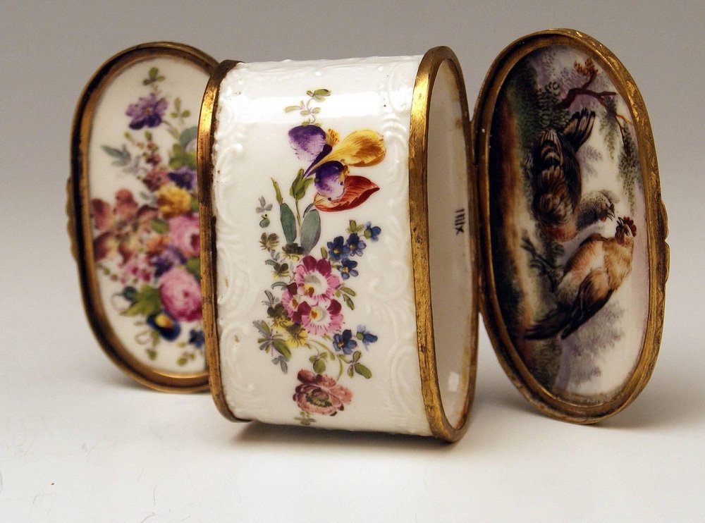Painted Dual Lidded Rococo Box from Meissen, 1750 for sale at Pamono