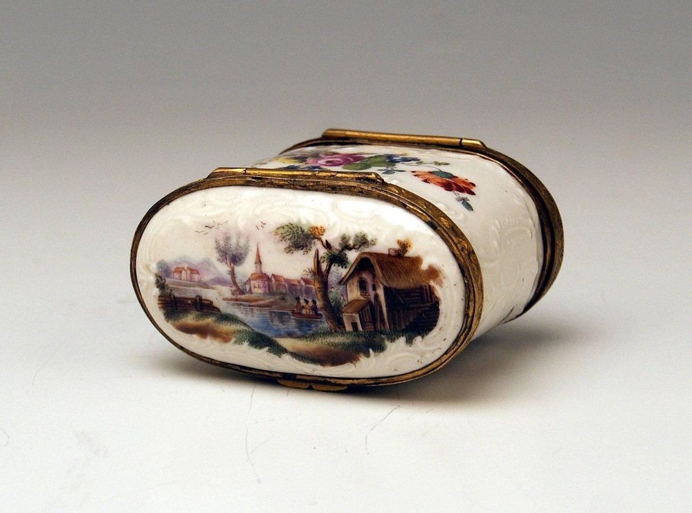 Painted Dual Lidded Rococo Box from Meissen, 1750 for sale at Pamono