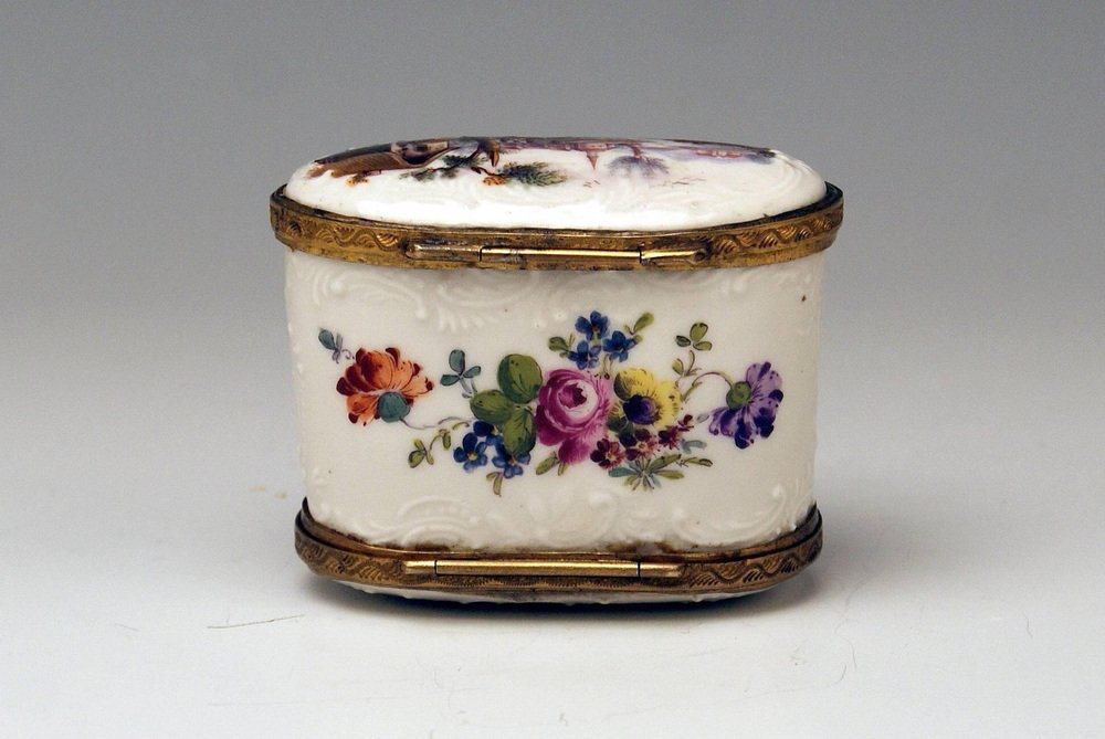 Painted Dual Lidded Rococo Box from Meissen, 1750 for sale at Pamono