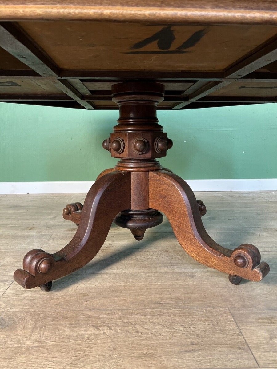 Victorian Octagonal Centre Table for sale at Pamono