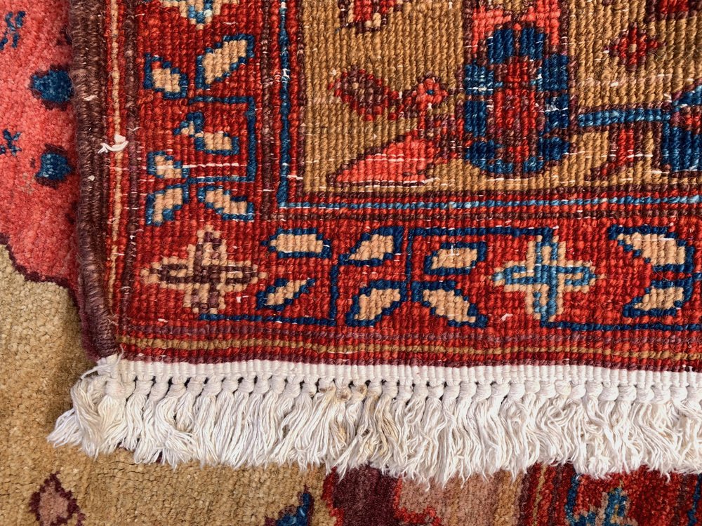 Vintage Turkish Ushak Rug for sale at Pamono