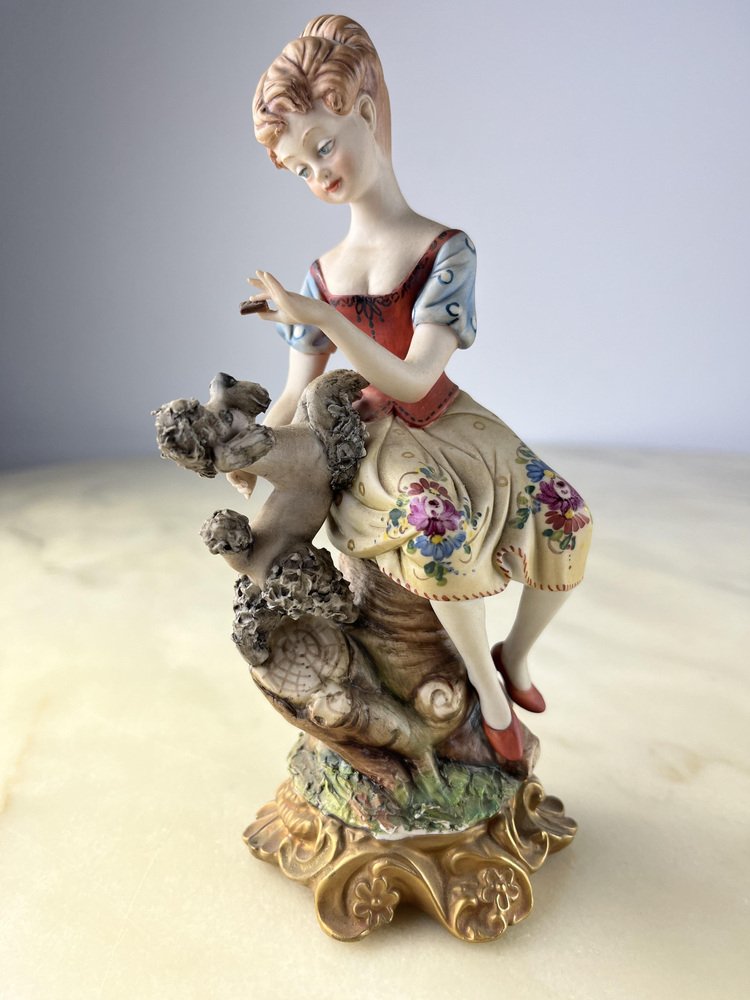 Statuetta in porcellana di Capodimonte, Italia, anni '70 in vendita su ...