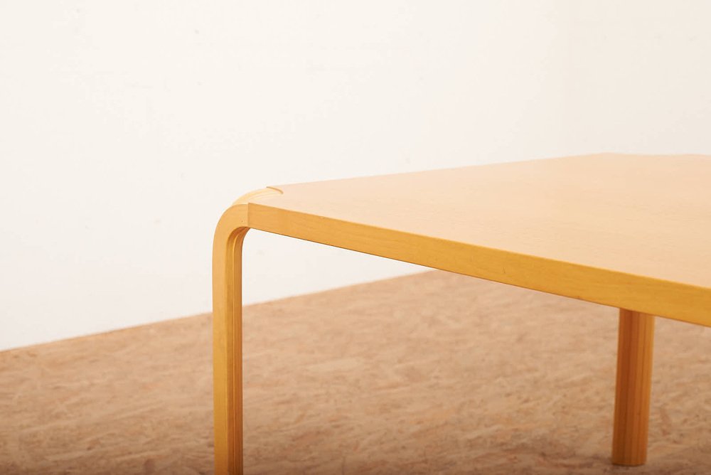 Coffee Table in Birch by Alvar Aalto for Artek, 1954 for sale at Pamono