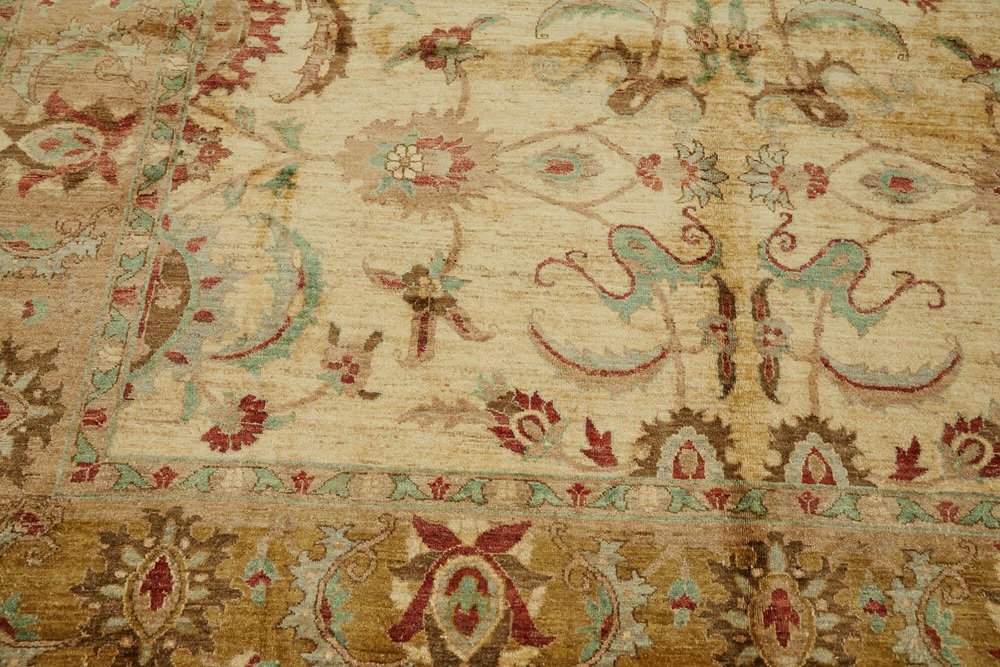 Large Vintage Beige Rug for sale at Pamono