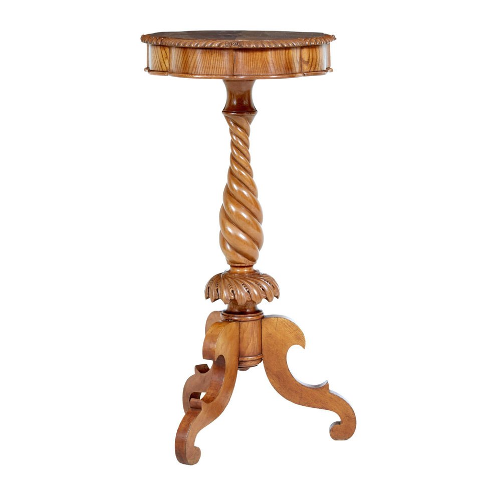 Small 19th Century Elm Occasional Table, 1890s for sale at Pamono