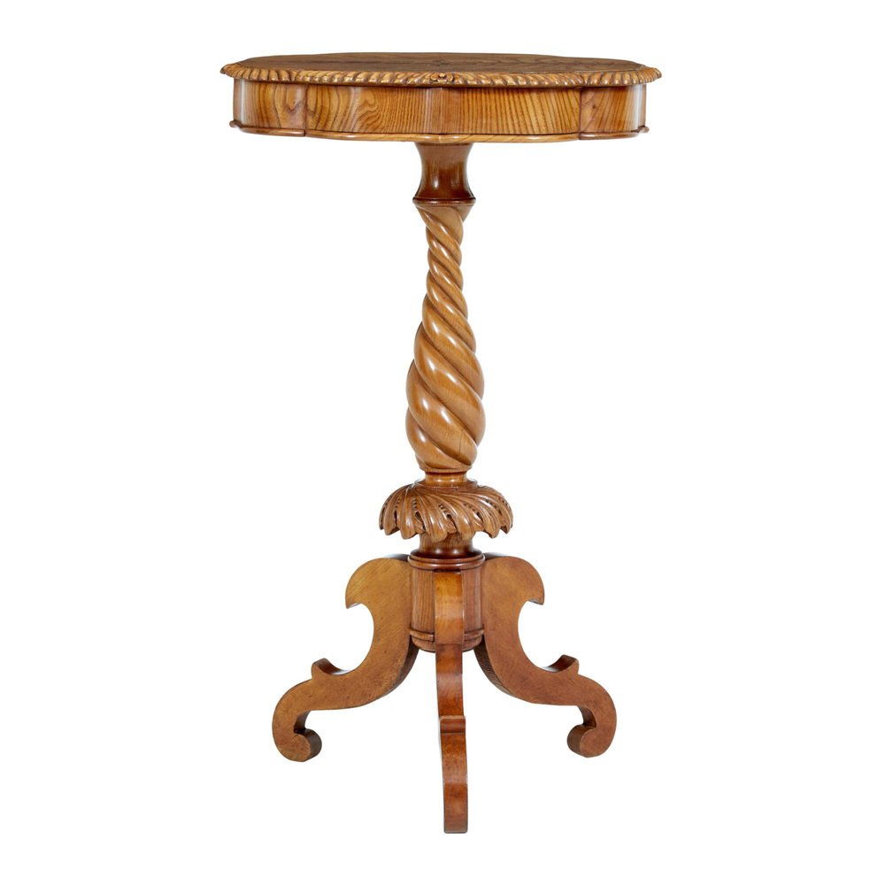 Small 19th Century Elm Occasional Table, 1890s for sale at Pamono