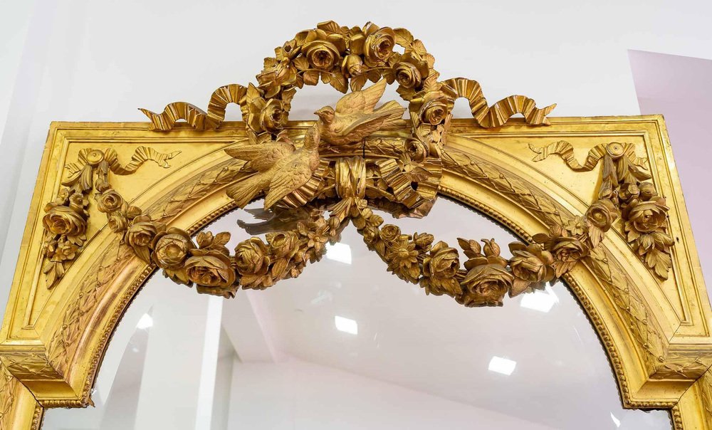 19th Century Gilded and Stuccoed Wood Pediment Mirror for sale at Pamono