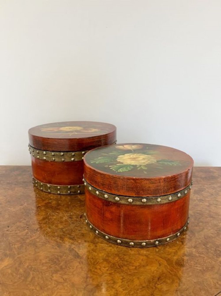 Hand Painted Circular Storage Boxes, 1920s, Set of 2 for sale at Pamono